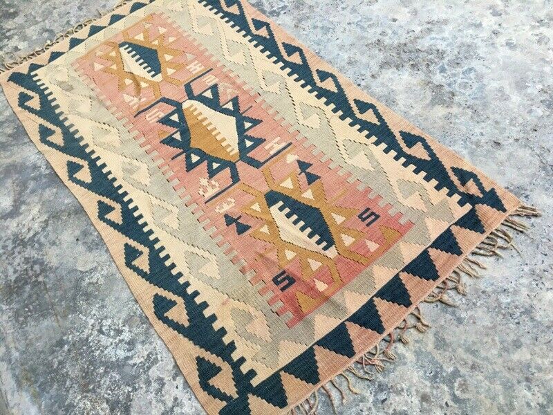 Kilim flat weave rugs – Apartment Apothecary